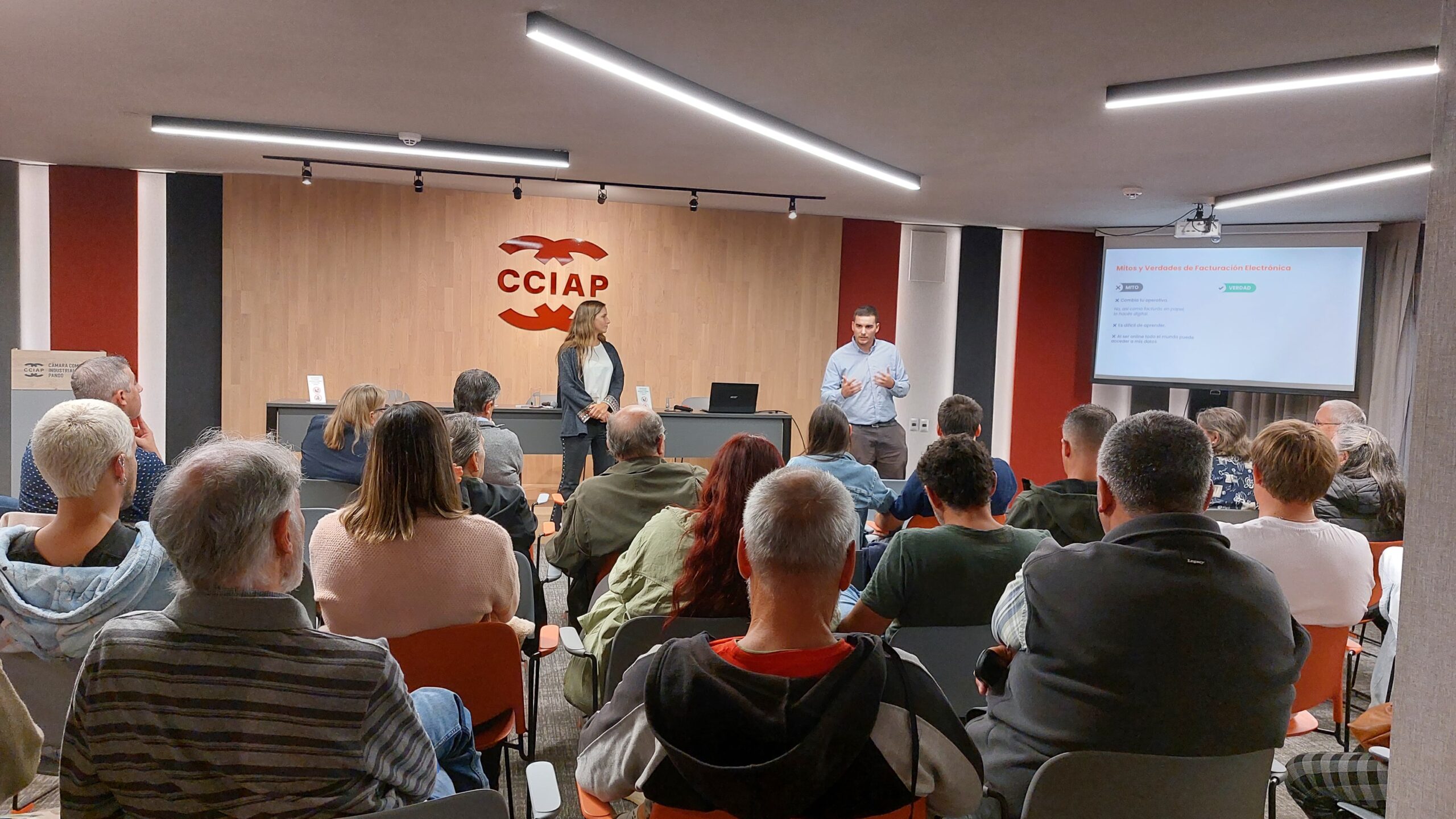 Charla informativa ZUREO Facturación Electrónica - CCIAP - Cámara de Pando